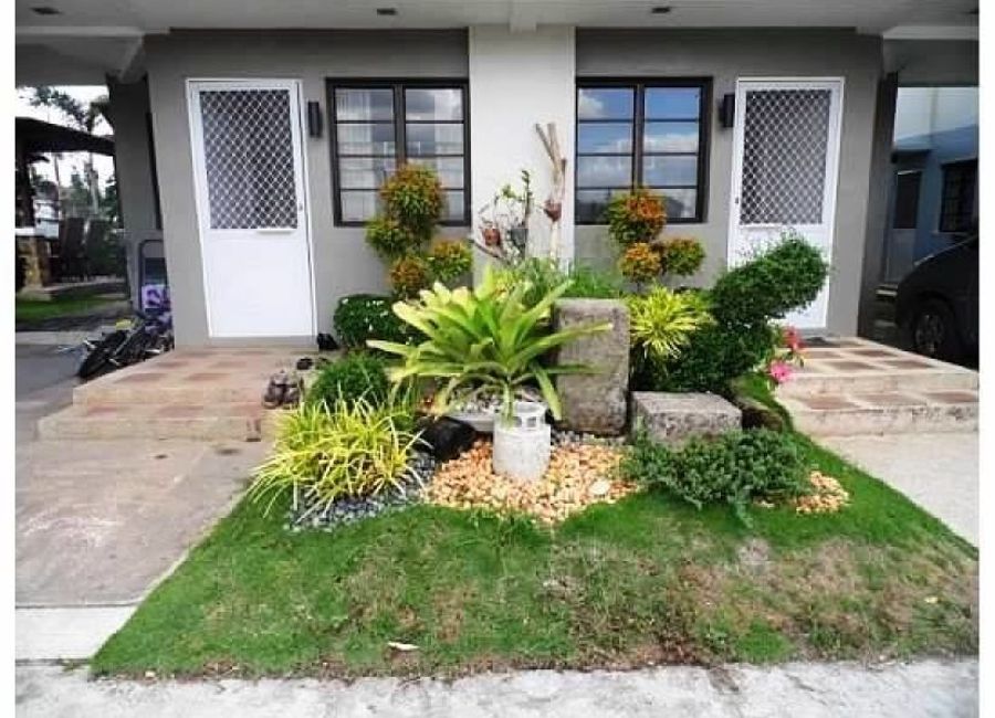 DUPLEX HOUSE AND LOT FOR SALE NEAR TIMOG PARK ANGELES CITY N