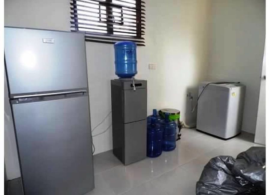 DUPLEX HOUSE AND LOT FOR SALE NEAR TIMOG PARK ANGELES CITY N