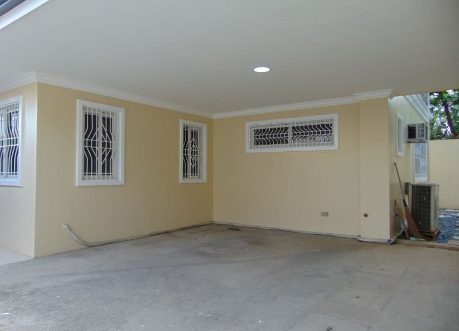 5-Bedroom House in Mabolo, Cebu City-Unfurnished and ideal with elderly ...