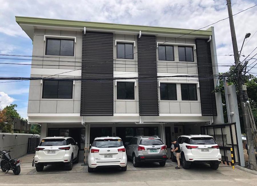 Apartment Building For Sale in The Fort, BGC, Taguig City
