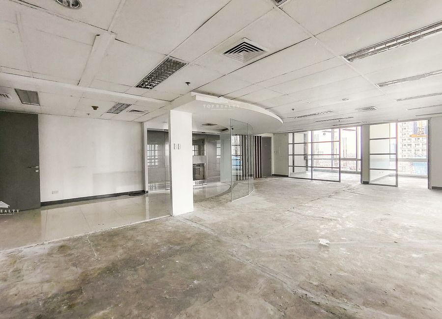 400 sqm Office Space in Makati City at The World Center Building