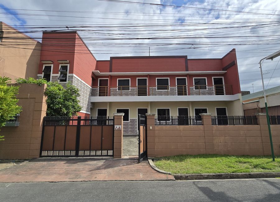 8-DOOR APARTMENT FOR SALE IN CITY OF IMUS, CAVITE