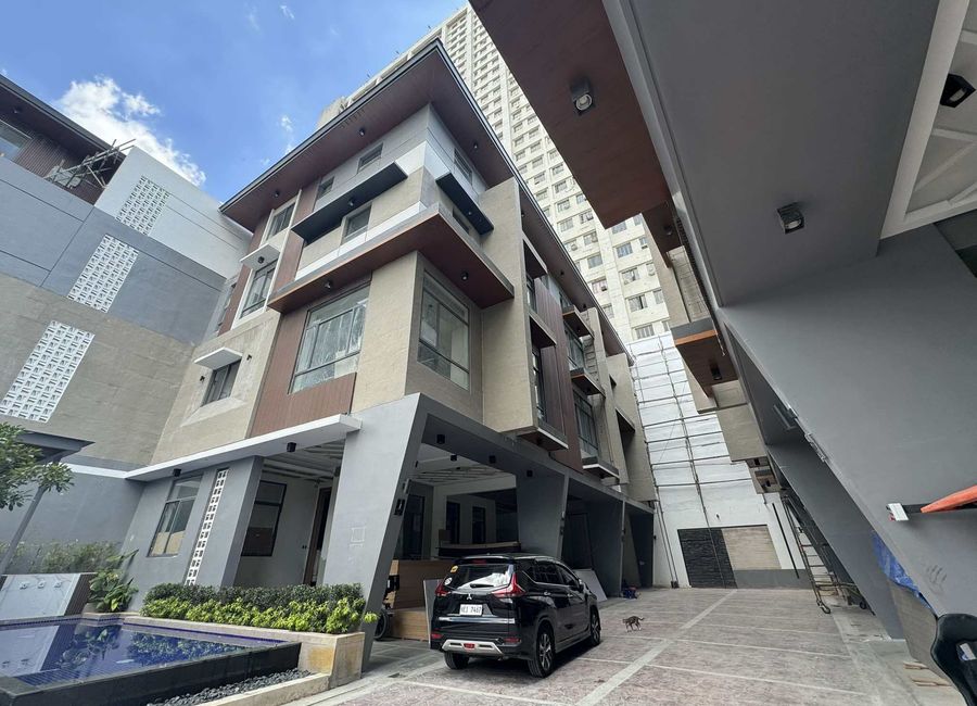 Unrivaled Living: Luxurious 4-Storey Townhouse in Prime Tomas Morato QC ...