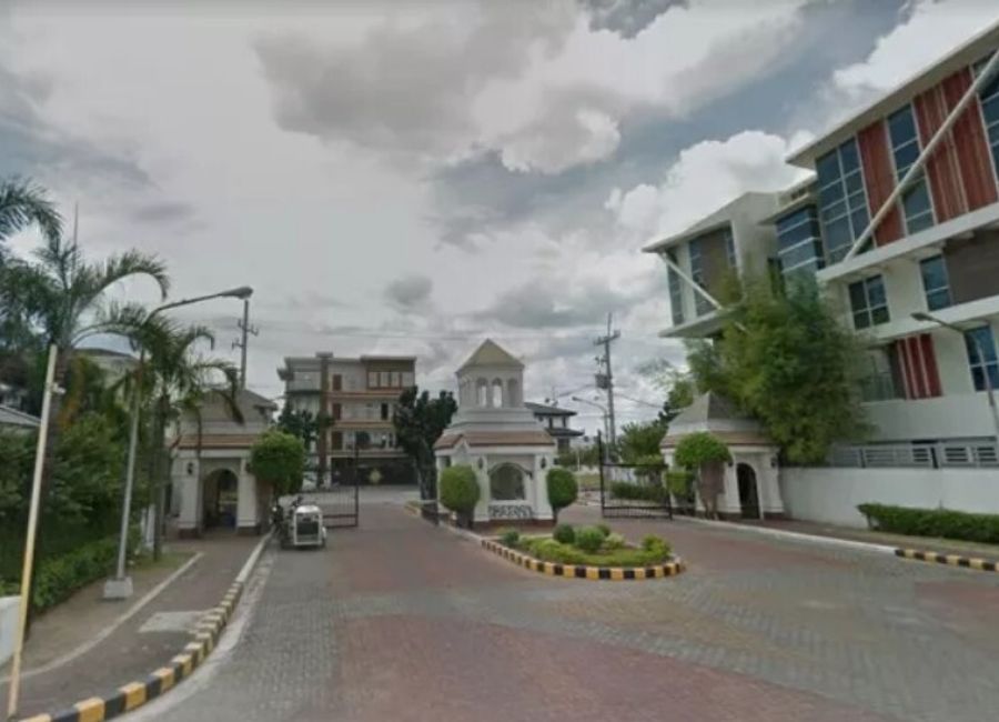 For Sale: Palms Coast Marina Bayside Residences in Don Galo, Parañaque City