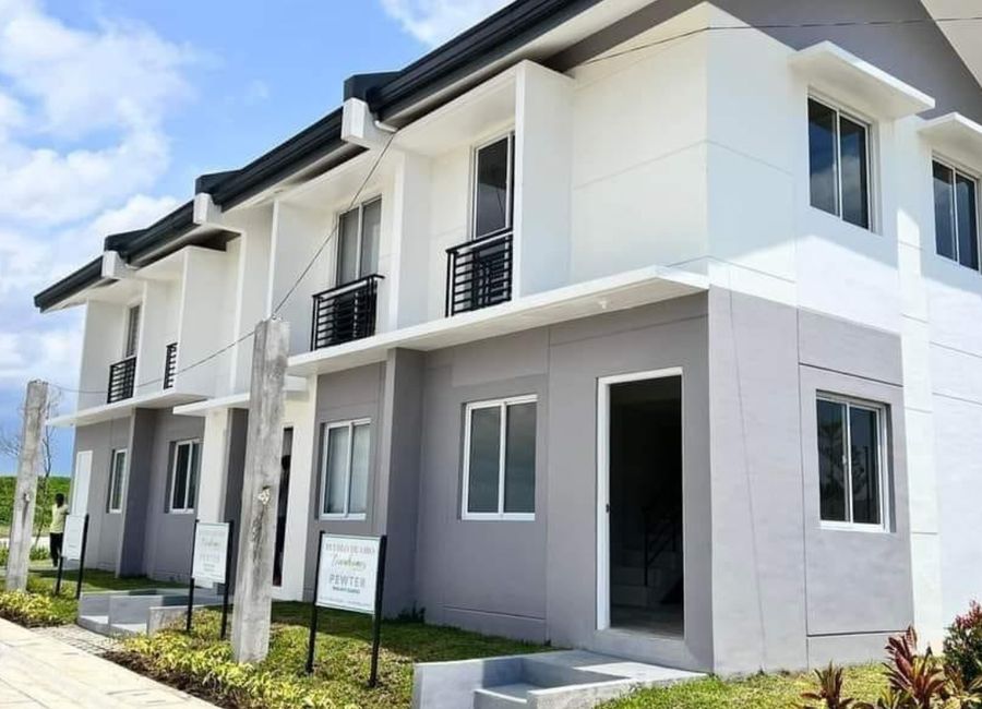 Townhomes end unit - Complete finished
