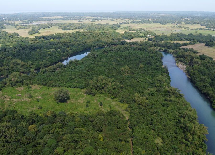 Titled subdivided residential/farm lot