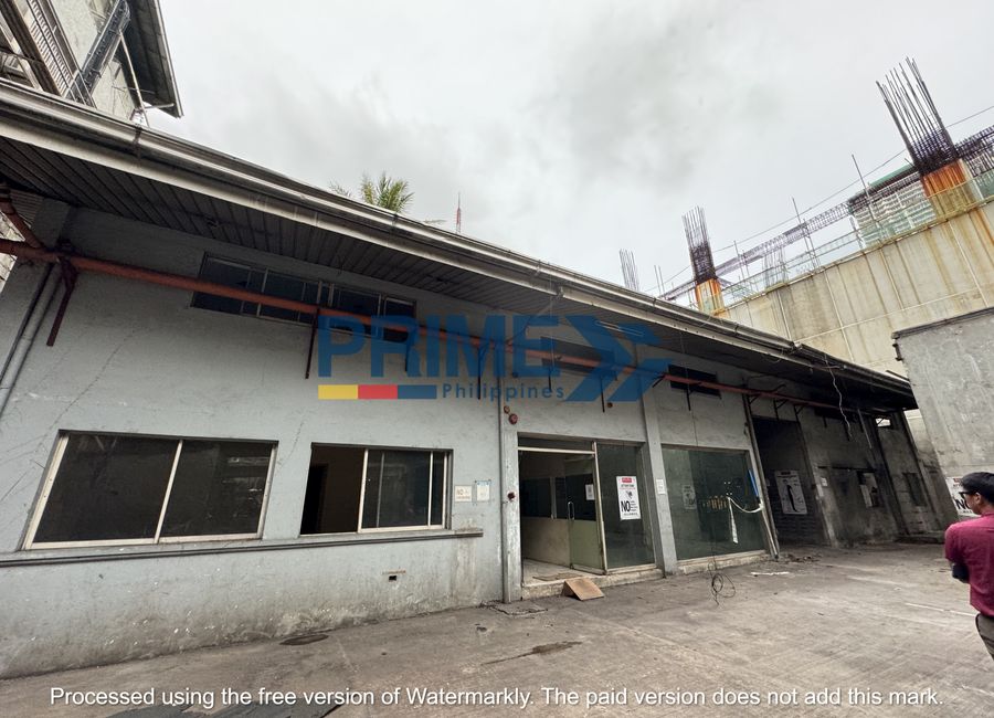 Strategic 1650 sqm commercial lot on EDSA, ideal for business expansion.