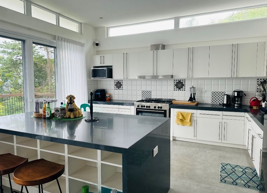 LUXURY VACATION HOME WITH OCEAN VIEW AT KAWAYAN COVE