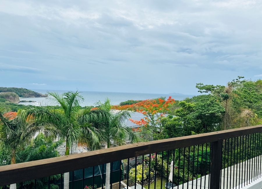 LUXURY VACATION HOME WITH OCEAN VIEW AT KAWAYAN COVE