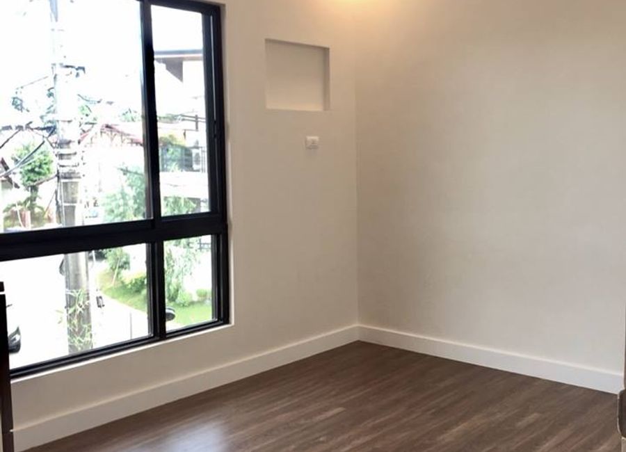 House for sale Elegant Single Unit Along J. Elizalde Bf Homes at Parañaque