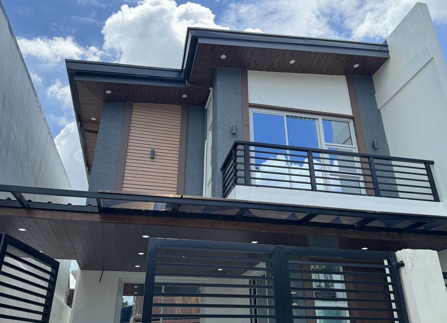 Single Attached fo Sale in Hobart Subdivision Quezon City - Evelyn
