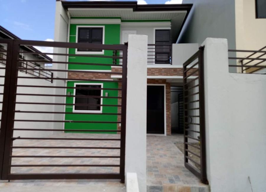 200sqm Customized Single Attached House for sale in Greenview Subdvision QC