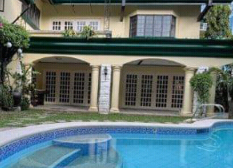 PN54725 House and Lot with Pool for Rent in Valle Verde Pasig City
