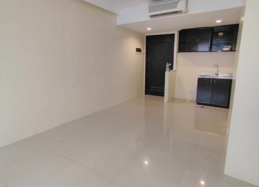 2BR CONDO UNIT BARE FOR SALE NEAR SM BICUTAN, LOCATED AT SUN VALLEY ...