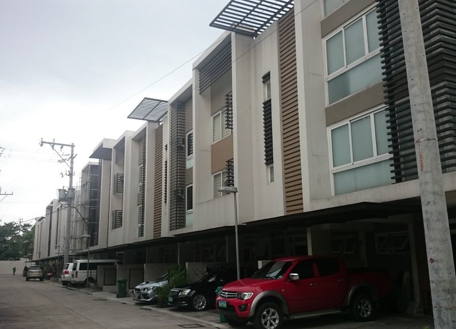 40.7M, 68 Roces Townhouse For Sale in Roces Avenue, Quezon City