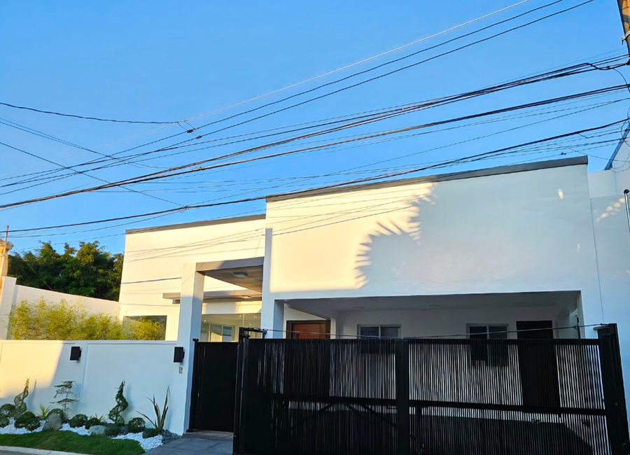 For Sale: Newly Renovated Bungalow in BF Homes Las Piñas