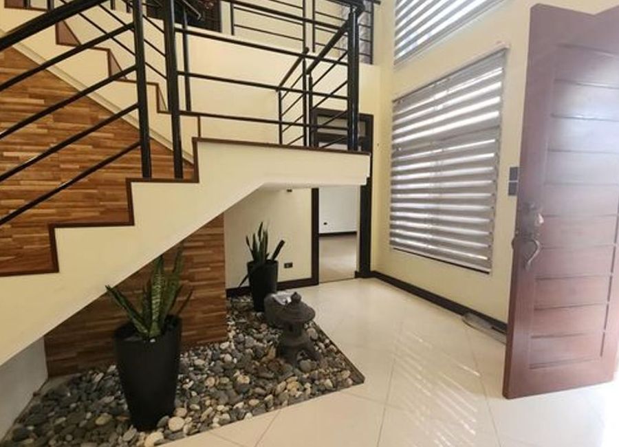 6BR House for Rent in Vista Verde South Executive Subd, Bacoor City, Cavite