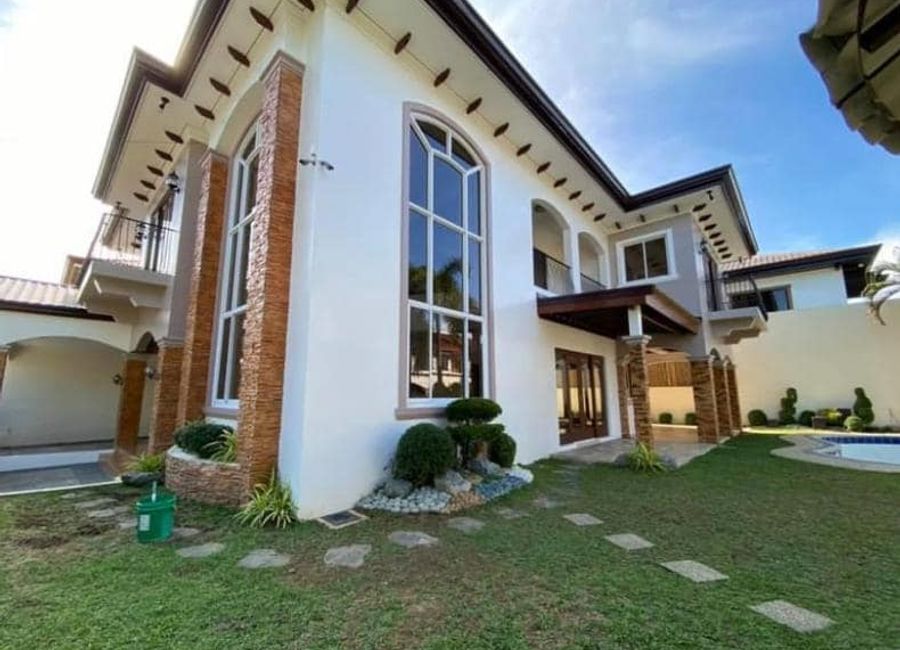 4BR HOUSE & LOT; BF HOMES HEVA PARANAQUE CITY- FOR SALE