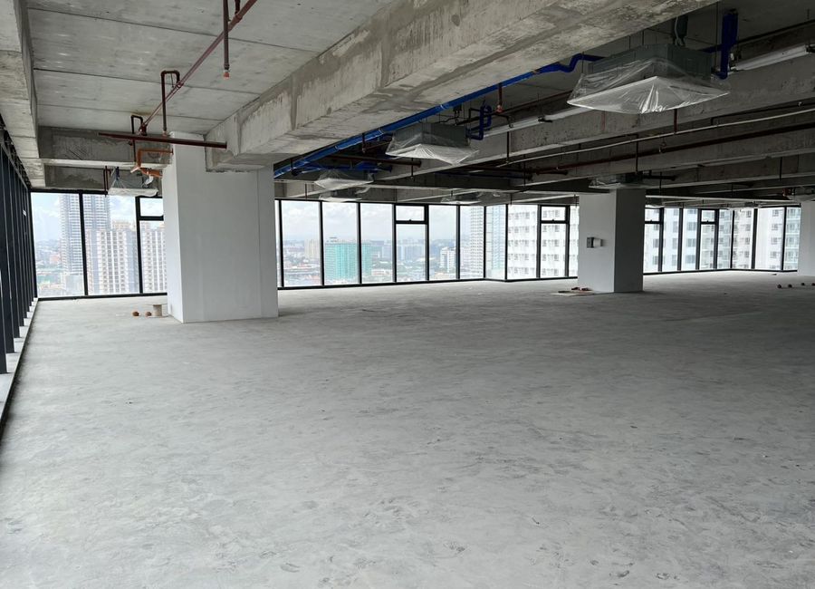 Prime Office Space For Rent in Trium Square, Gil Puyat Ave.