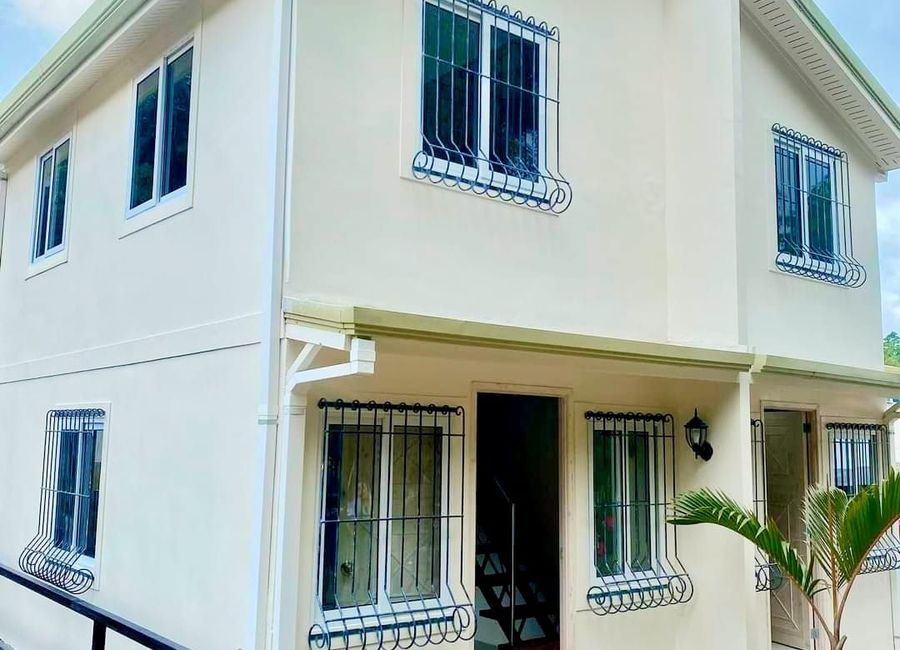 CEBU CITY GRAND RESIDENCES - 2 STOREY -DUPLEX