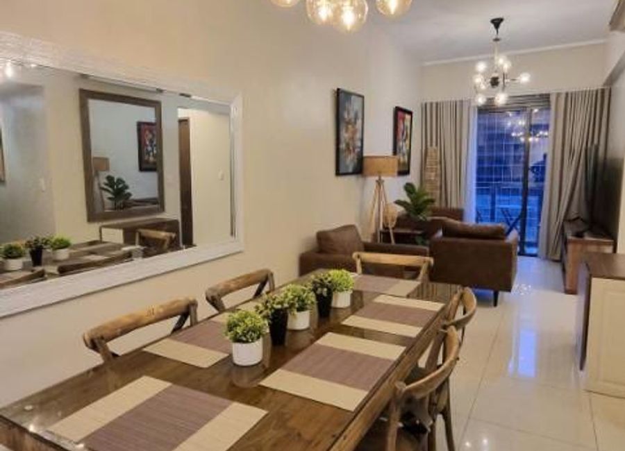 UPTOWN RITZ BGC CONDO FOR SALE WITH 2 PARKINGS