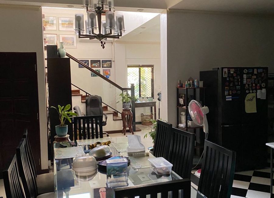 JPG - FOR SALE: 5 Bedroom House in BF Homes Executive Village, Parañaque