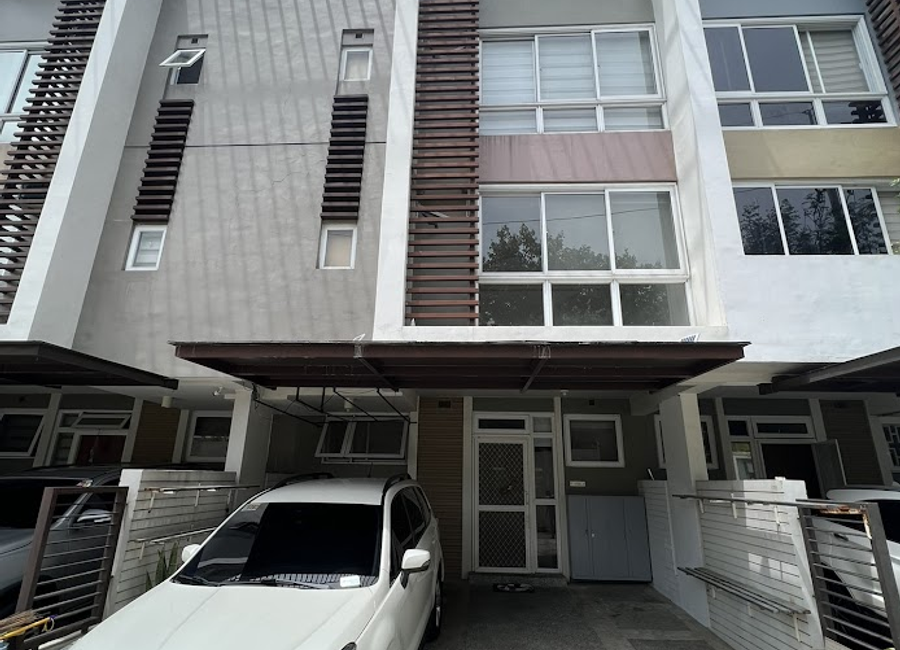 FOR LEASE - Townhouse in 68 Roces Subd., Brgy. Obrero, Quezon City
