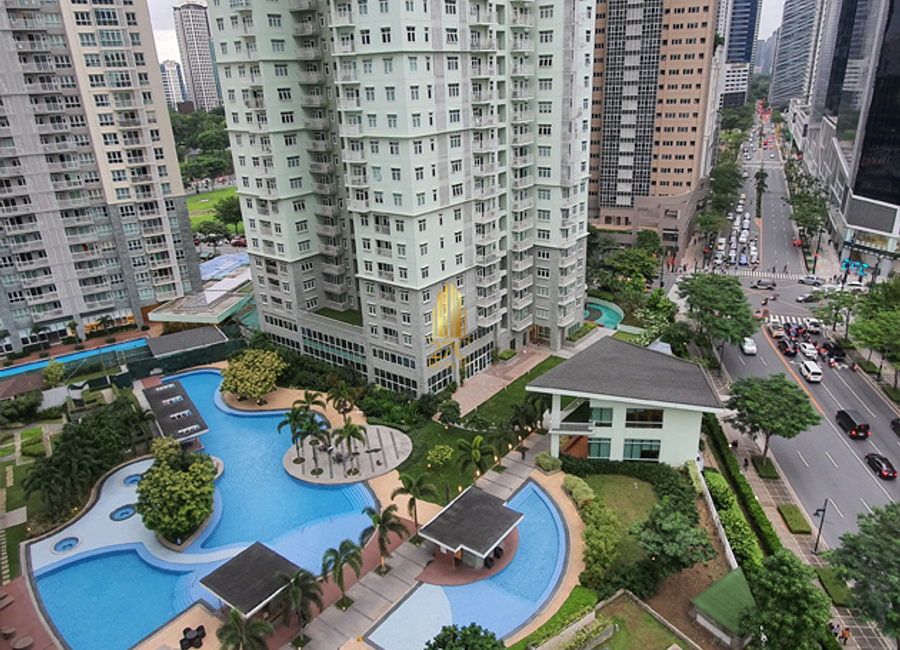 Studio Unit for Sale at Aston Tower, Two Serendra