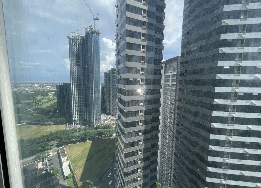 For Sale: Open Layout Bi-Level Unit in Fort Victoria, BGC, Taguig City