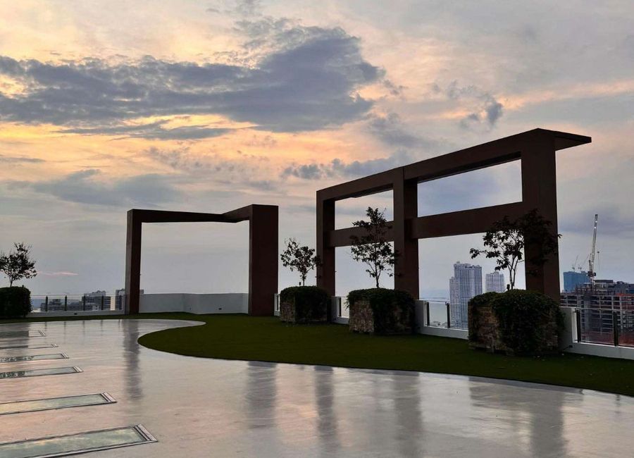 FOR SALE CONDO IN PASAY THE ASTON PLACE NEAR LRT LINE 1,DLS-COLLEGE OF ...