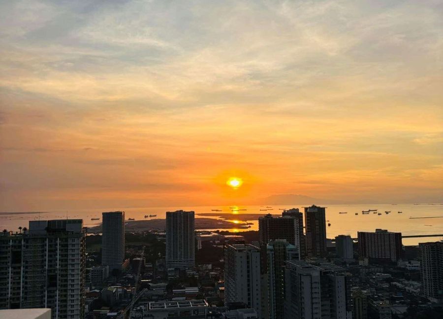 FOR SALE CONDO IN PASAY THE ASTON PLACE NEAR LRT LINE 1,DLS-COLLEGE OF ...