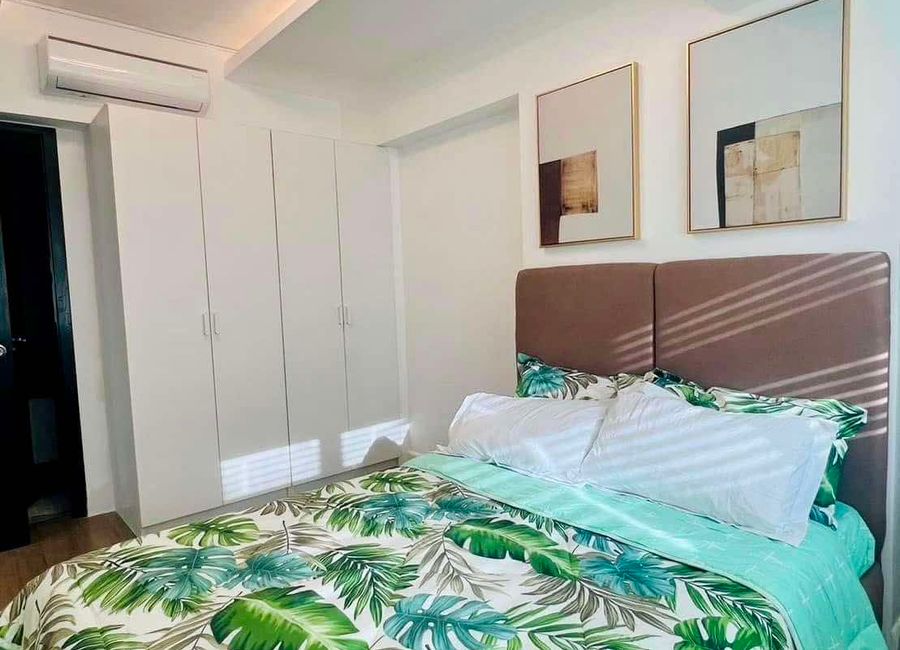 FOR SALE!! 1-BEDROOM w/ Parking in ARCA SOUTH