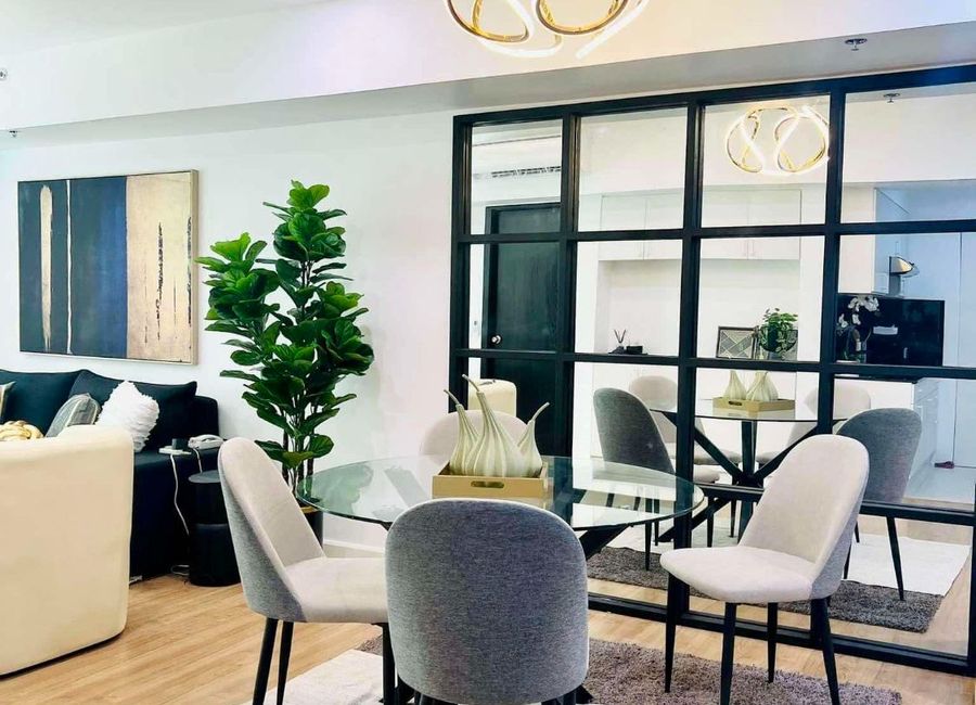 FOR SALE!! 1-BEDROOM w/ Parking in ARCA SOUTH