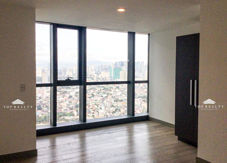 Century Spire, Makati Studio Condominium for Sale in Poblacion Makati