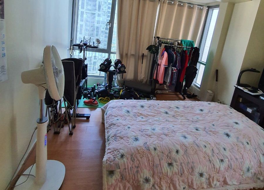 2 Bedrooms Unit with Parking Slot for Sale in The Infinity, BGC, Taguig ...