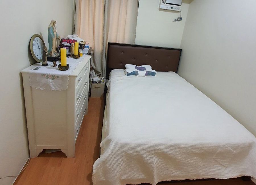 2 Bedrooms Unit with Parking Slot for Sale in The Infinity, BGC, Taguig ...