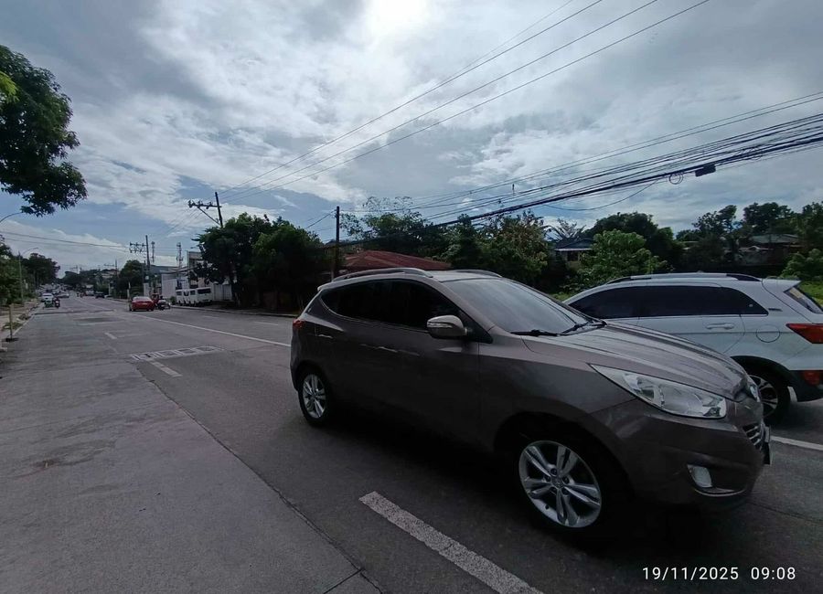 FOR SALE: VACANT LOT IN PASONG TAMO, QUEZON CITY (Commercial / Residential)