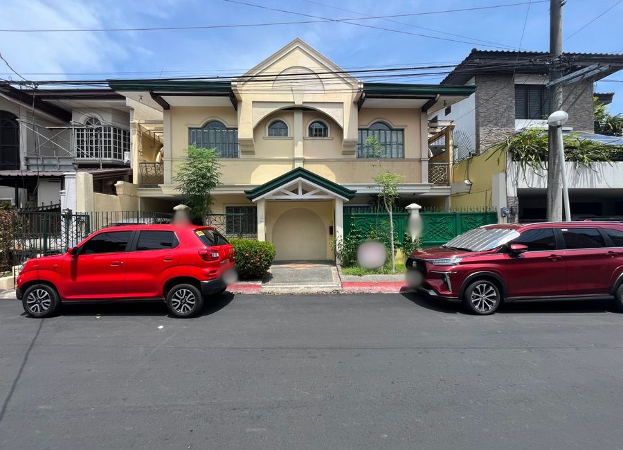 🍁 For Sale: 2-Storey Duplex Unit in Merville Park, Parañaque City