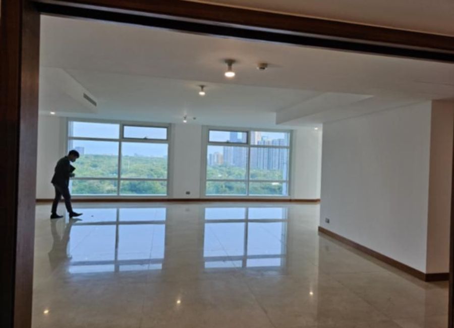 FOR SALE: 3 Bedroom Unit in Two Roxas Triangle, Makati City