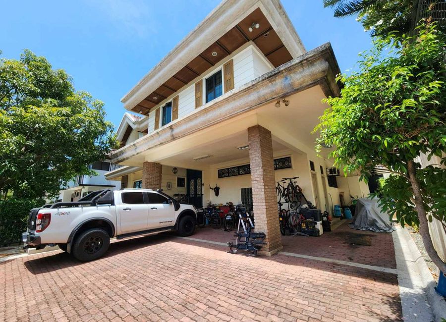 House for Sale with Swimming Pool in Ayala Alabang Village, Muntinlupa City