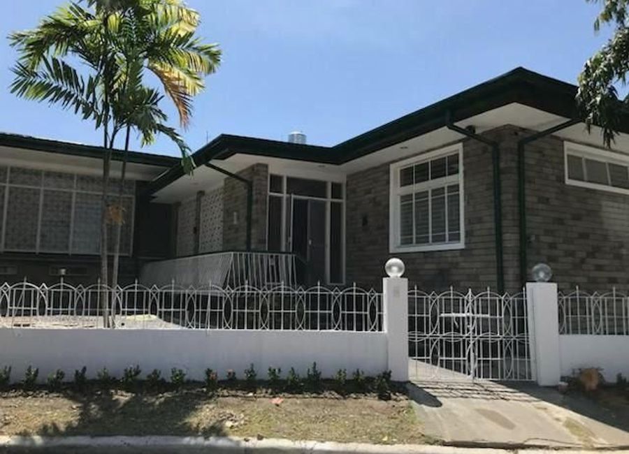 FOR LEASE: 5-Bedroom Single-Family House in Merville Park Subdivision ...