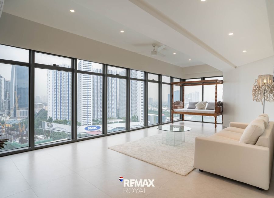 3 Bedroom Condo for Sale in Salcedo Park Condominium Makati City