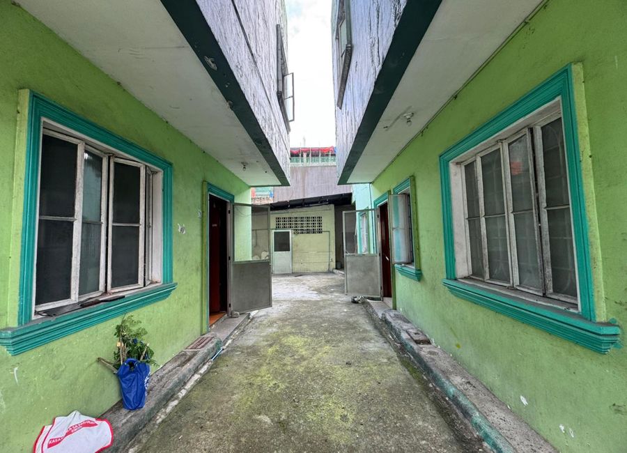 FOR SALE: 2 Townhouses in Pinyahan, Quezon City