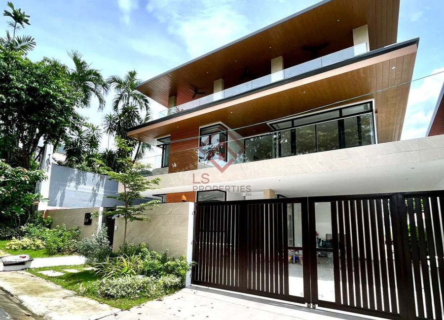 FOR SALE Brand New 7BR House with Pool in White Plains, Quezon City