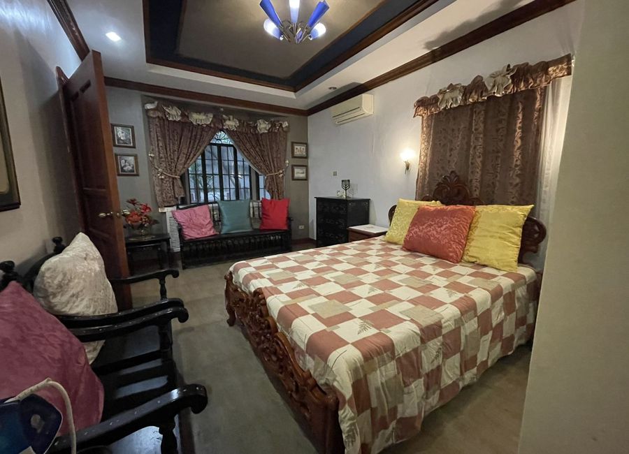 BF Homes House for Sale in Las Pinas City at PRICE DROP!