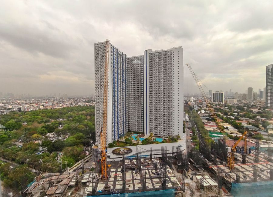 For Rent: 400 SQM in Makati City at The World Center Building