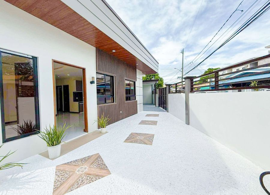 Brandnew Spacious Bungalow House and Lot For Sale in Pilar Village Las ...