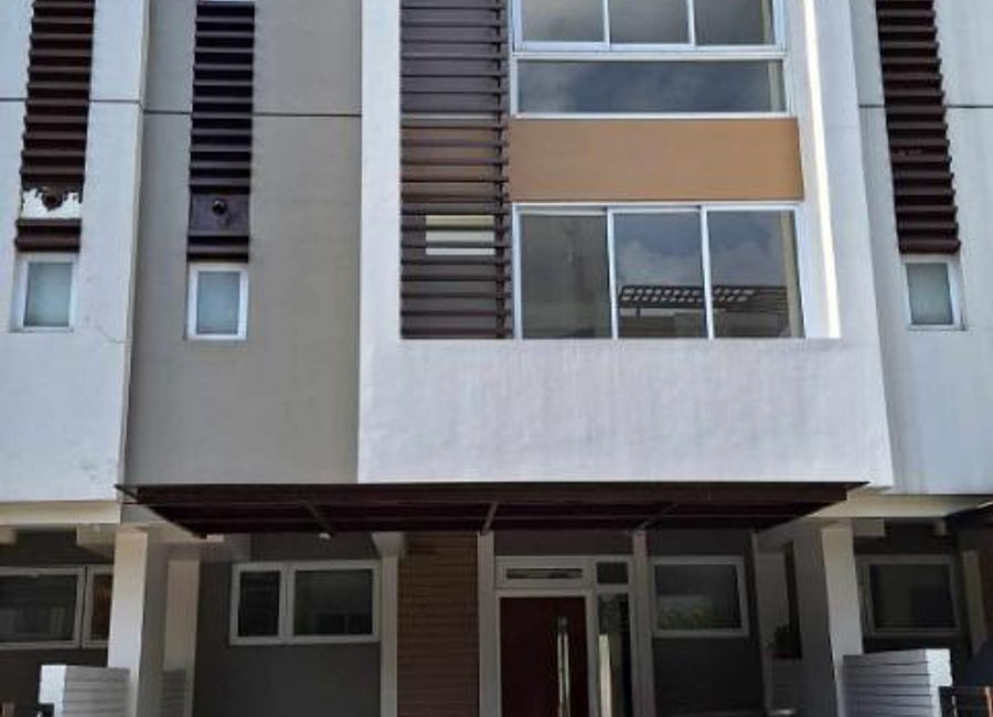 Townhouse For Sale in Obrero Quezon City with Amenities near Tomas ...