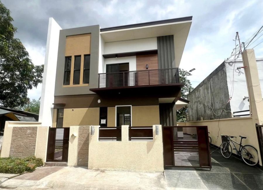 House and Lot in Molino Bacoor Near Daang Hari