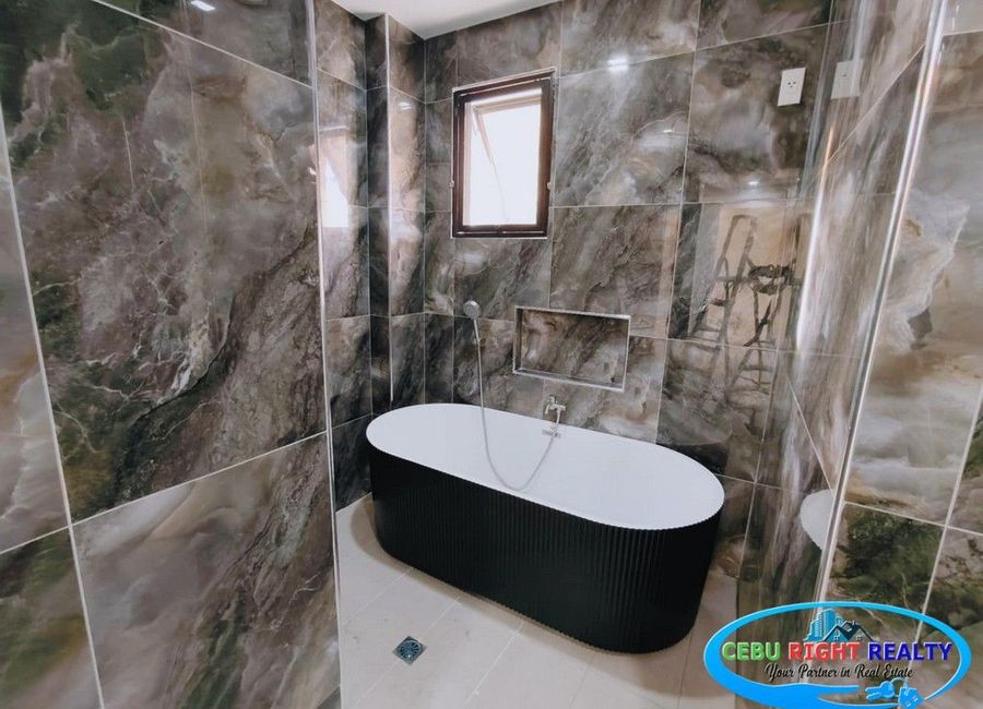 For Sale Modern House in Royale Cebu Estate Consolacion Cebu